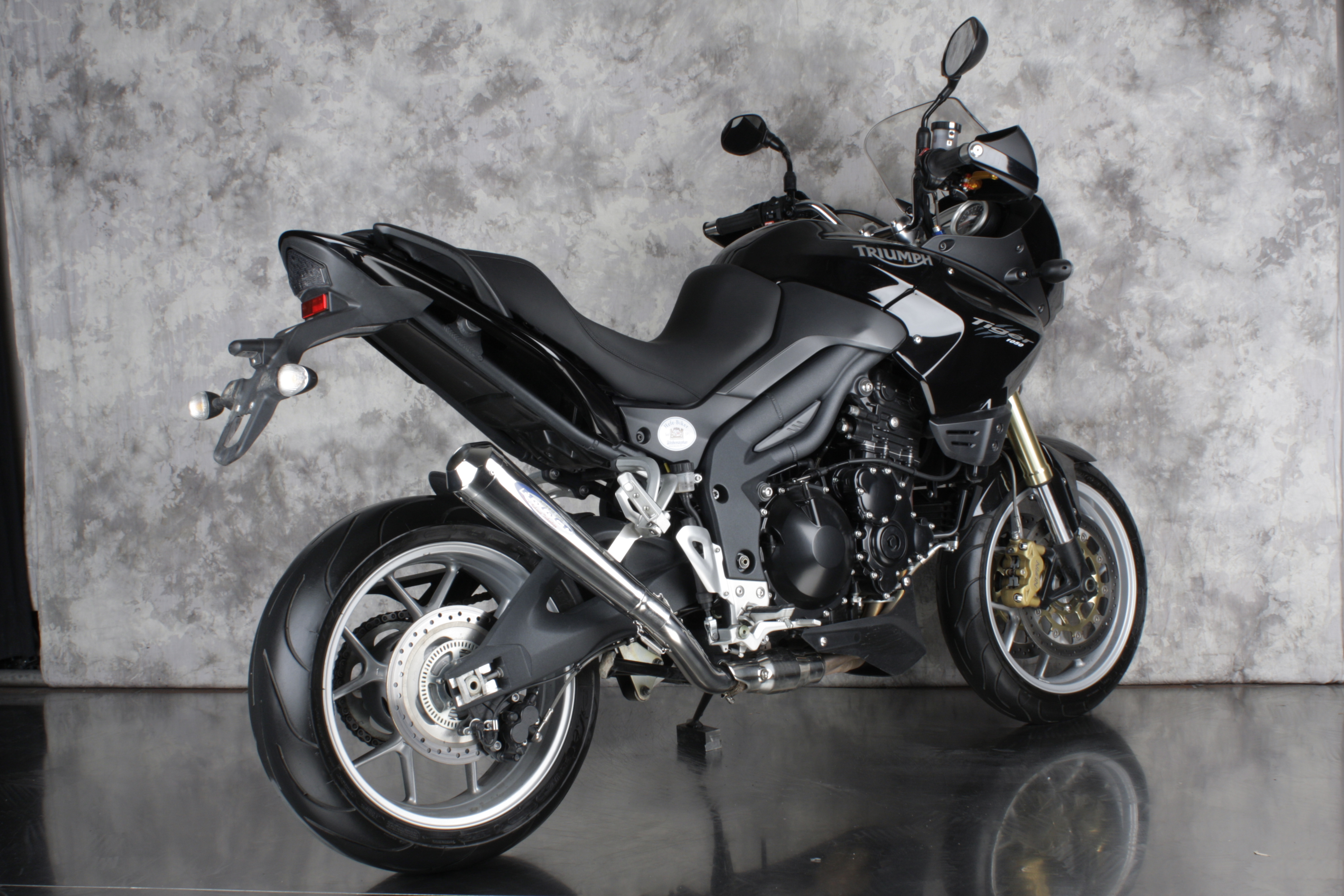 Triumph Tiger - Slipon Megacon 400-300